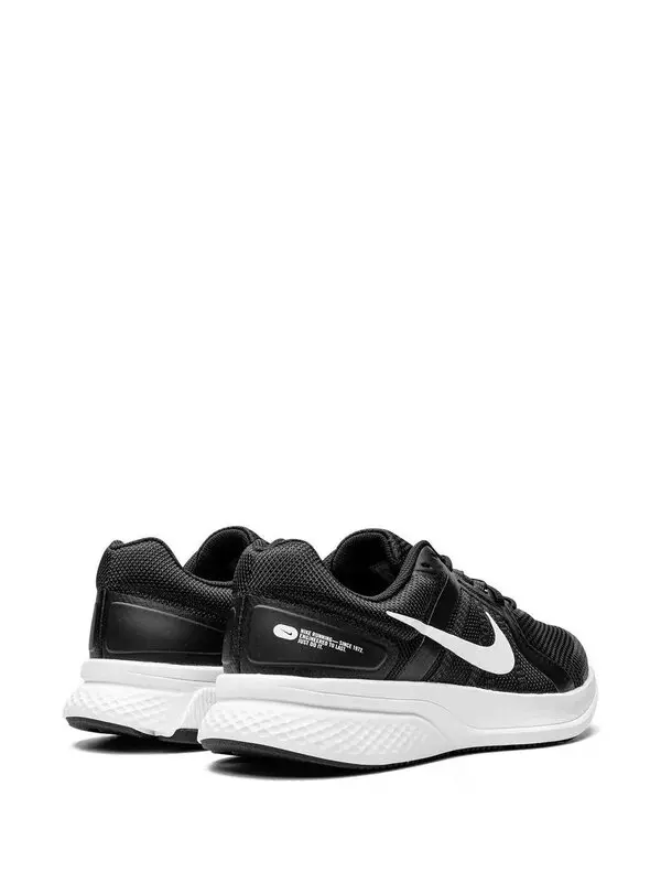 Nike Run Swift 2 Sneakers