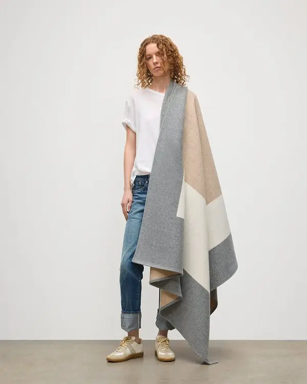 Johnstons Of Elgin Art Geometric Grey & Cashmere Throw - Natural