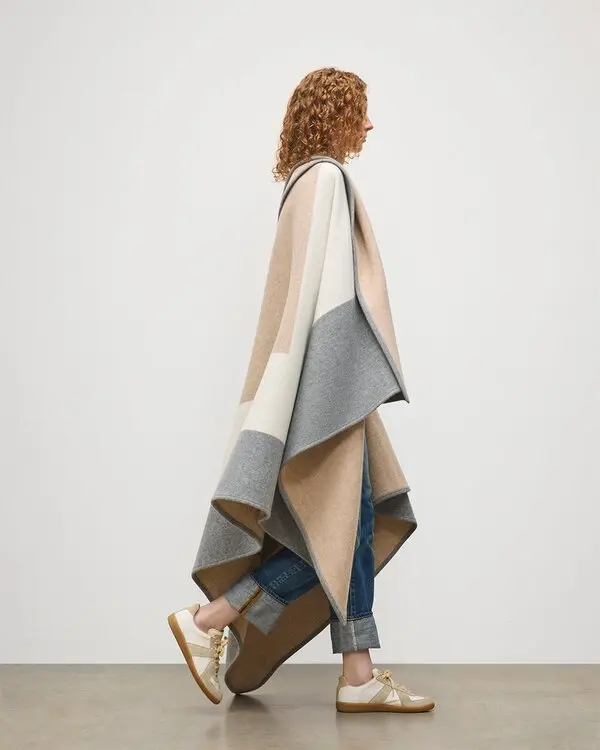 Johnstons Of Elgin Art Geometric Grey & Cashmere Throw - Natural