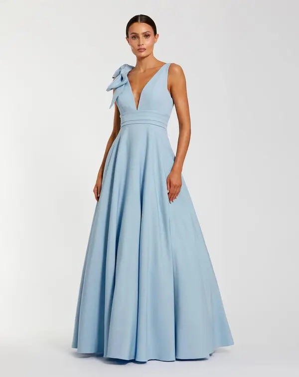 Mac Duggal Sleeveless Ball Gown With Bow Detail - Blue