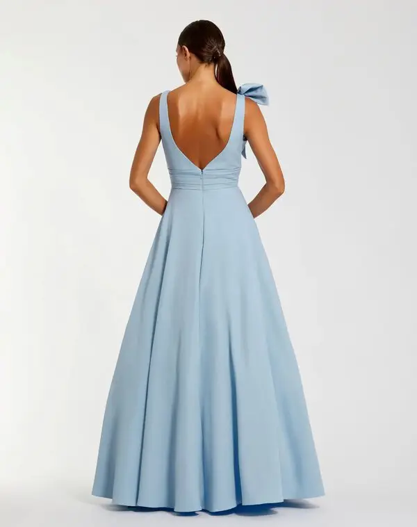 Mac Duggal Sleeveless Ball Gown With Bow Detail - Blue