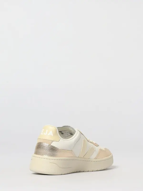 VEJA Low Top Sneakers