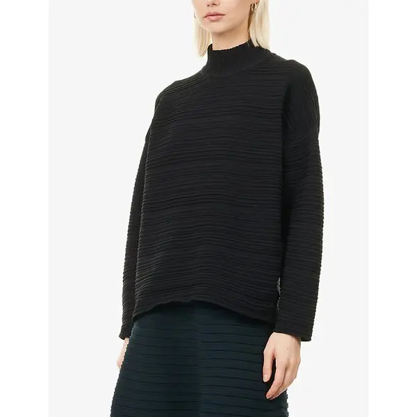 Issey Miyake Crepe High-neck Knitted Top - Black