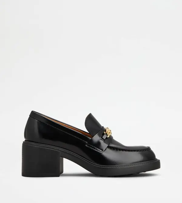 TOD'S Leather Loafers With T Chain Accessory