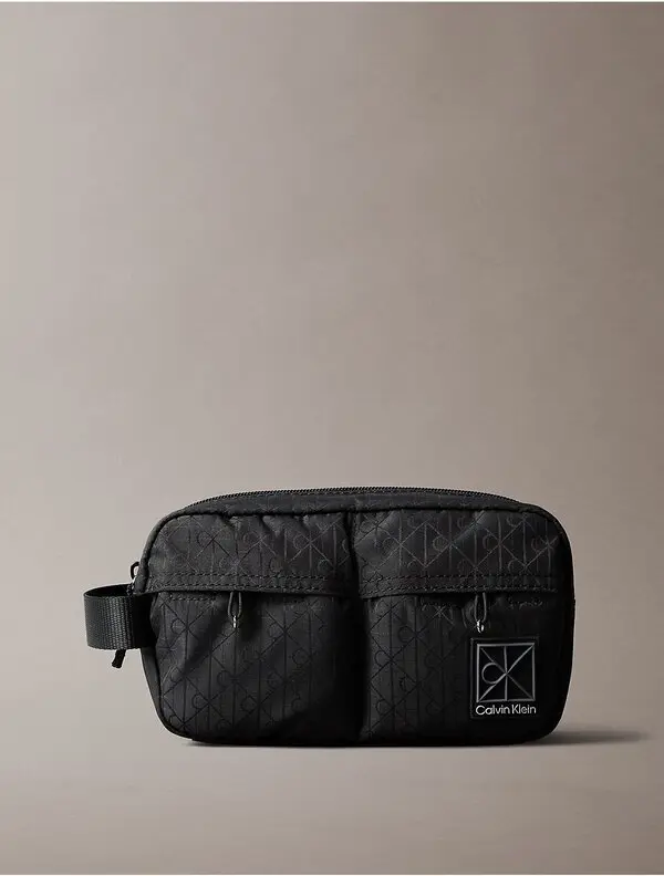 Calvin Klein Utility Emblem Dopp Kit - Black