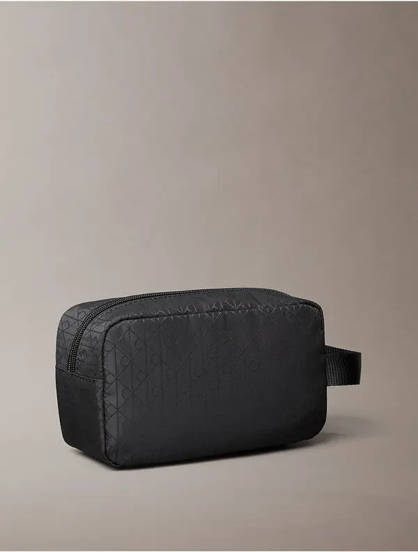 Calvin Klein Utility Emblem Dopp Kit
