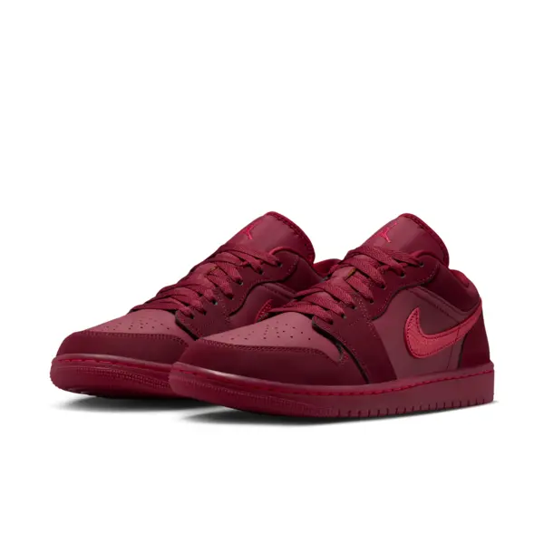 JORDAN 1 Low Se Sneakers - Red