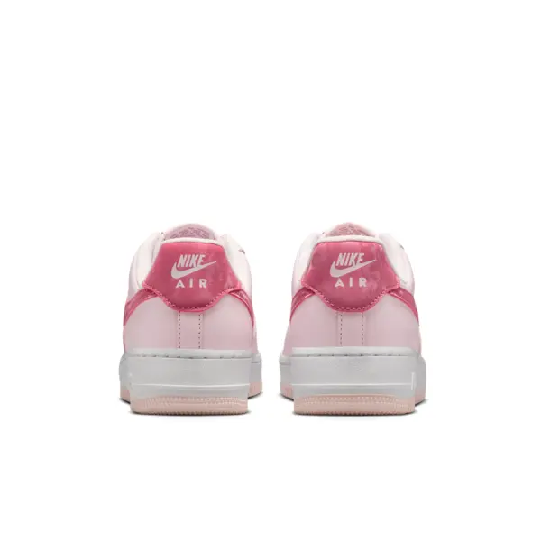 Nike Air Force 1 '07 Sneakers - Pink
