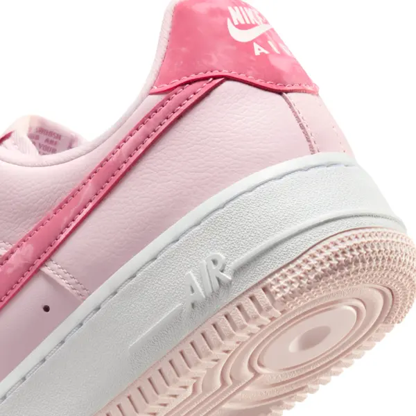 Nike Air Force 1 '07 Sneakers - Pink