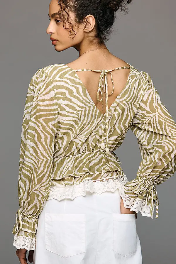 EN SAISON Skylar V-neck Blouse