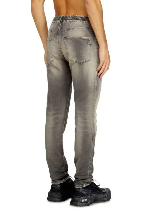 DIESEL® 2062 D-strukt Straight-leg Jeans