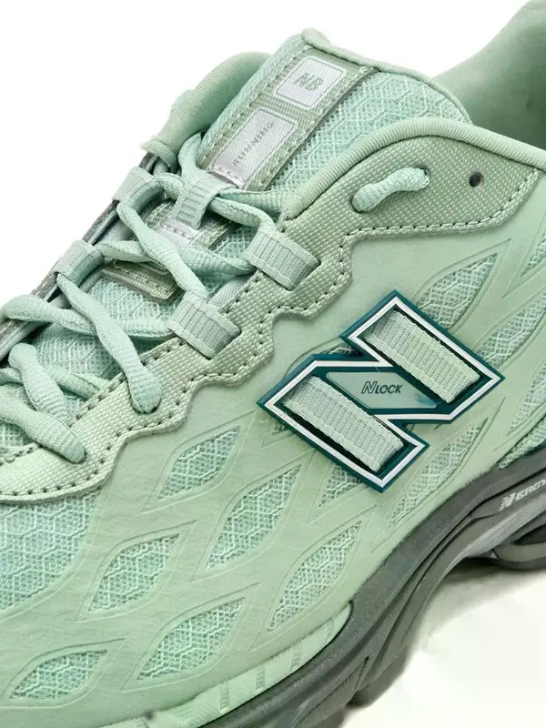NEW BALANCE 1906w Sneakers - Green