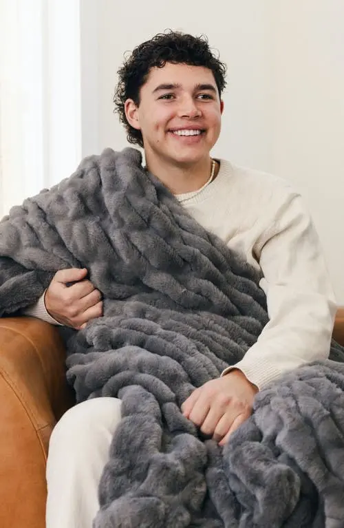 MINKY COUTURE Hugs Charcoal Blanket
