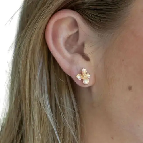 ERIN MCDERMOTT JEWELRY Flower Stud Earrings - Gold