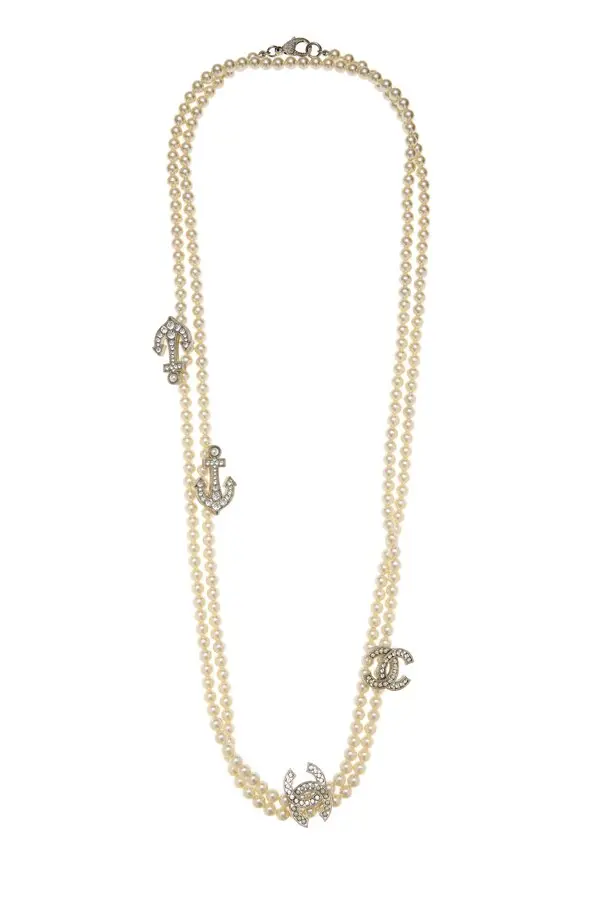 Chanel Faux Pearl Necklace - Silver