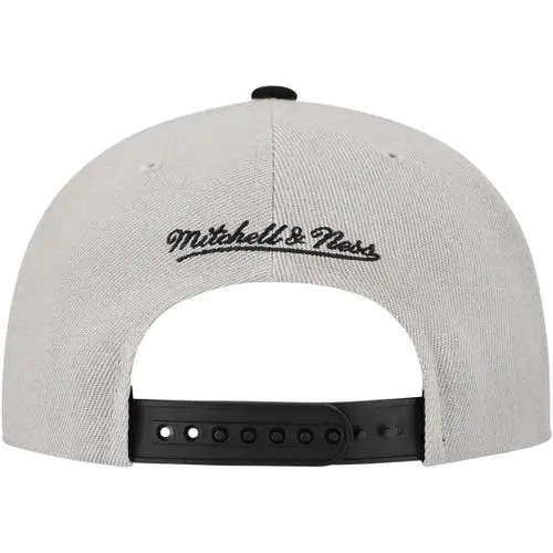 Mitchell & Ness Chicago White Sox Knock Out Panel Snapback Hat