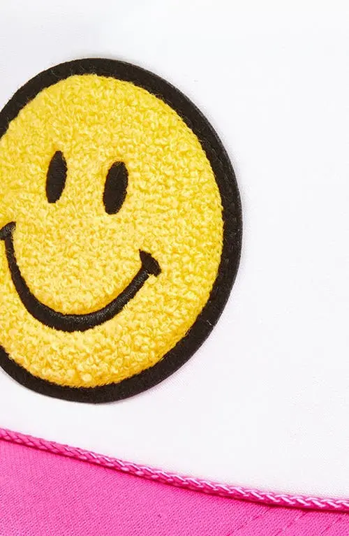 LOCAL BEACH Smiley Patch Trucker Hat - Pink/white