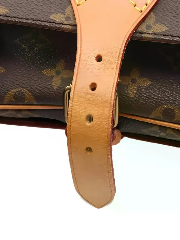 LOUIS VUITTON 1990 Mm Cartouchière Shoulder Bag - Brown