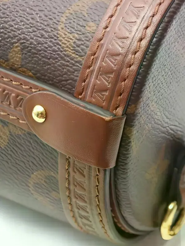 LOUIS VUITTON 2010s Monogram Chain Handbag