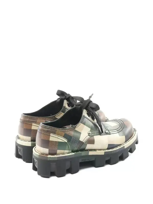 LOUIS VUITTON Check-pattern Boat Shoes