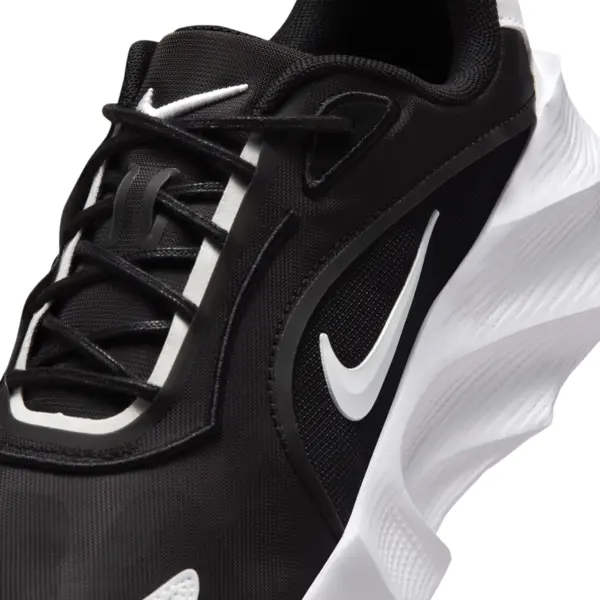 Nike Aura Edge Shoes - Black
