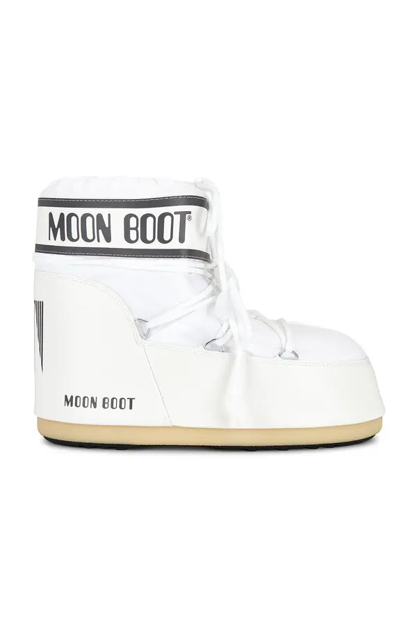 Moon Boot Icon Low Nylon Boot In White - White Mono