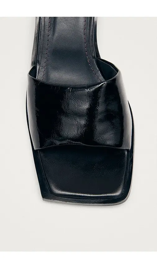 ALOHAS Kia Sandal - Black