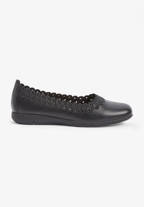 COMFORTVIEW The Vivi Slip-on Flat With Laser-cut Detailing