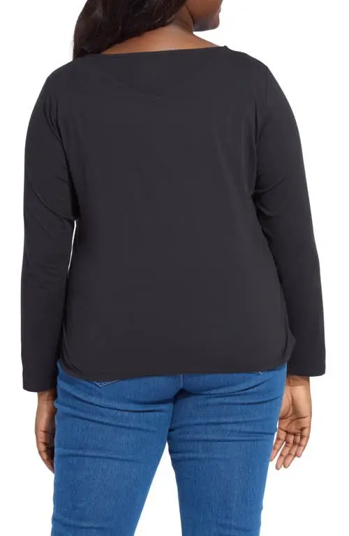 Lyssé Essential V-neck Long Sleeve Top - Black