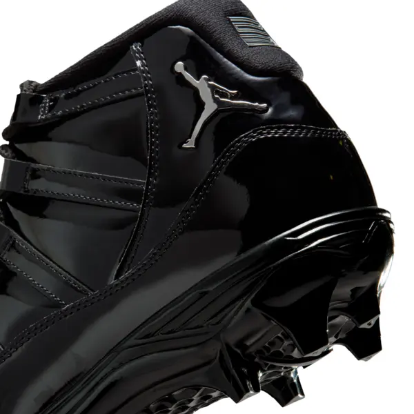 JORDAN Mid Td Football Cleats