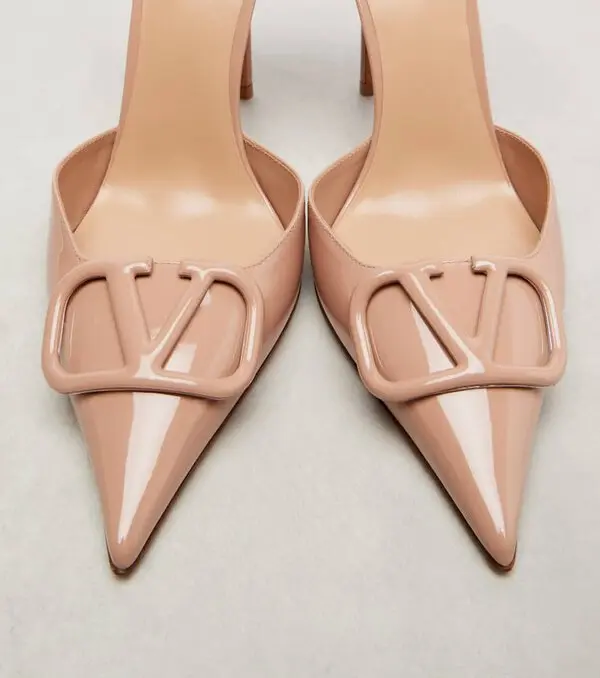 Valentino Garavani Vlogo Patent Leather Pumps - Pink