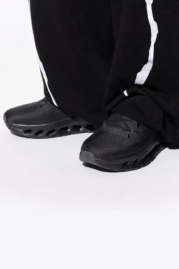 On Cloudtilt Low-top Sneakers - Black