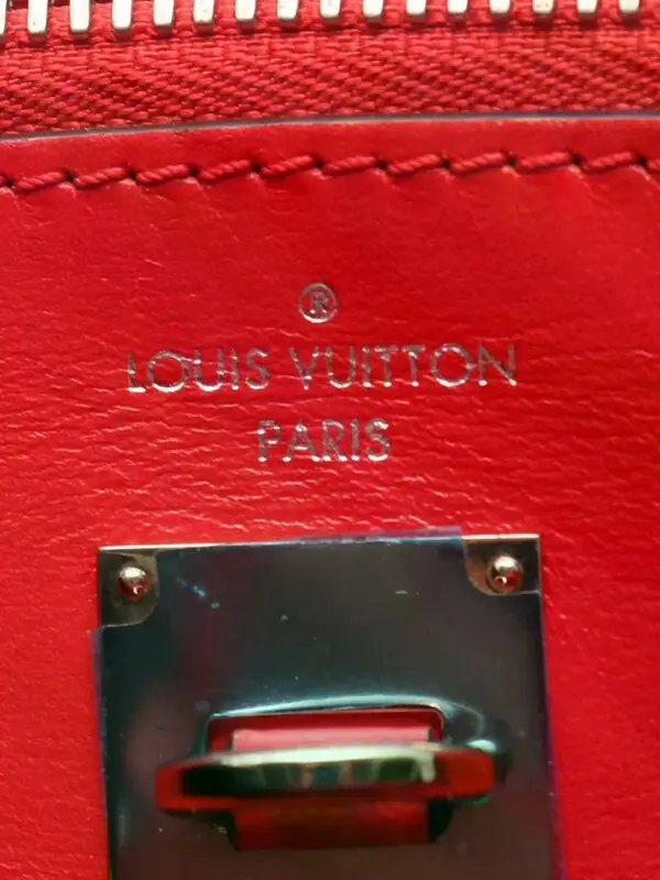 LOUIS VUITTON 2015 Taurillon City Steamer Mm Handbag - Red