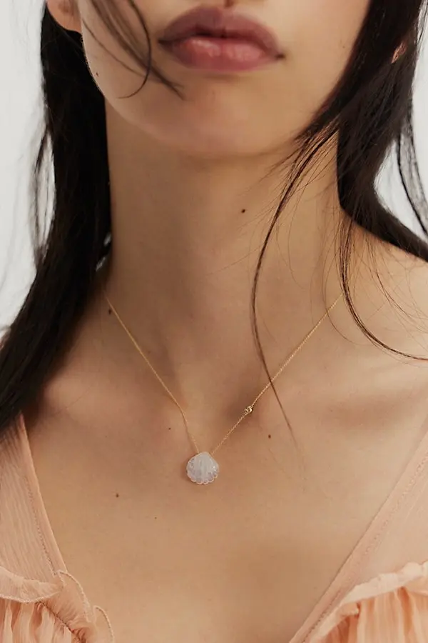 ELISABETH BELL JEWELRY Elisabeth Bell Shell Pendant Necklace - Moonstone