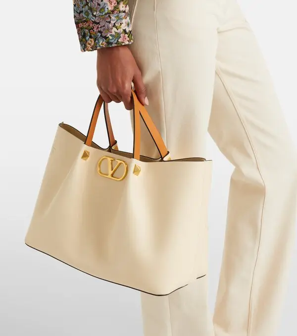Valentino Garavani Vlogo Leather Tote Bag - White