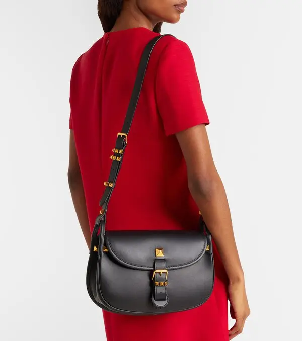 Valentino Garavani Flaneuse Rockstud Medium Leather Crossbody Bag - Black