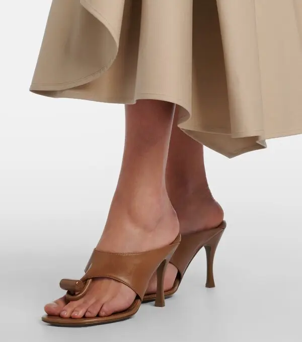Loewe Toggle 90 Leather Thong Sandals