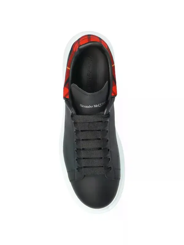 Alexander McQueen Round-toe Sneakers - Black