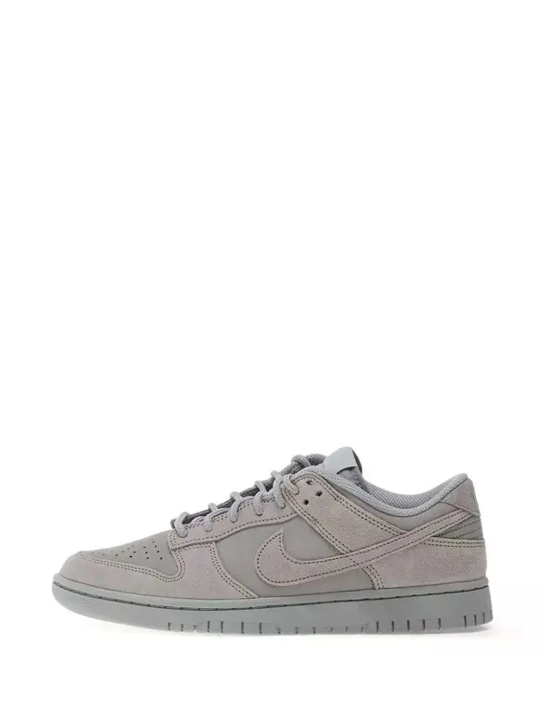 Nike Dunk Low Retro Se Sneakers