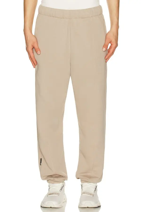 On Club Pants In Brown - Desert