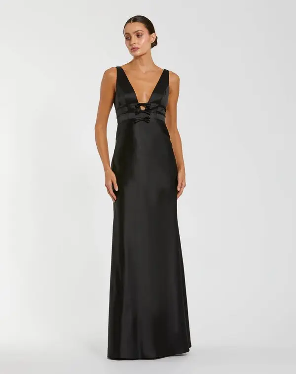 Mac Duggal Sleeveless Satin V-neck Gown With Bow Detail - Black