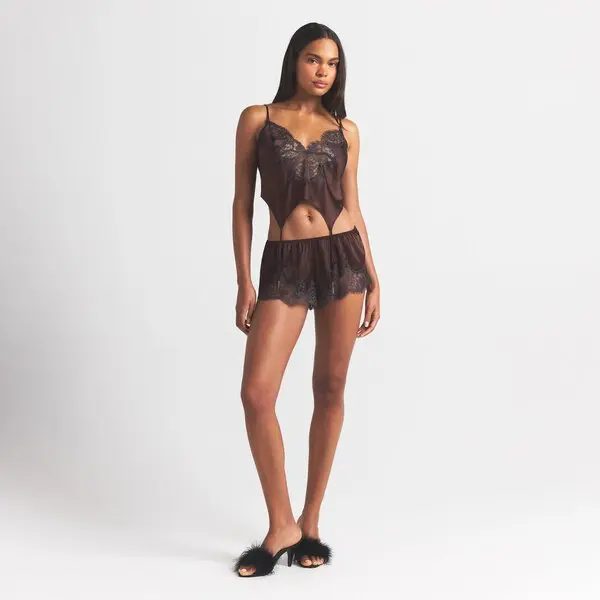 SKIMS Silk Lace Garter Cami And Short Set - Espresso Contrast