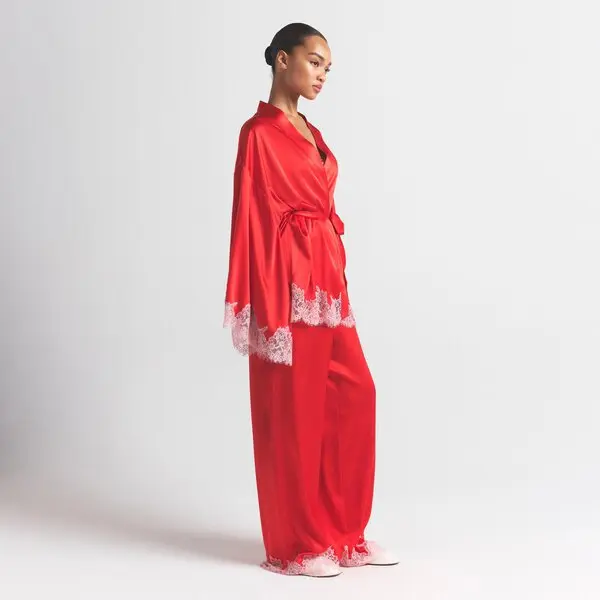SKIMS Silk Lace Robe - Ruby Contrast