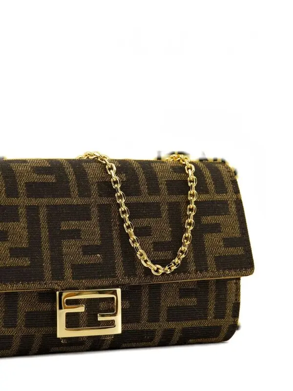 Fendi Baguette Ff Wallet On Chain - Brown
