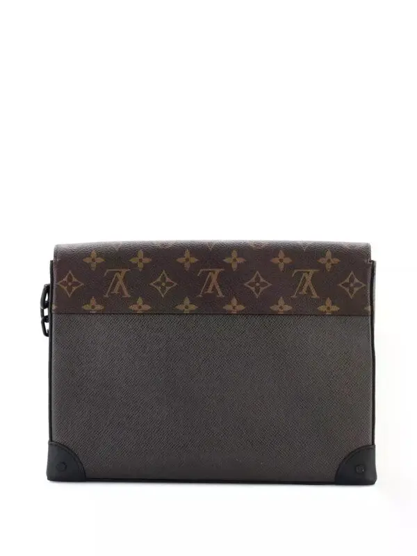 LOUIS VUITTON Pochette Voyage Steamer Clutch