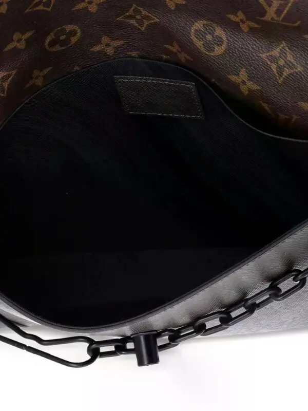 LOUIS VUITTON Pochette Voyage Steamer Clutch