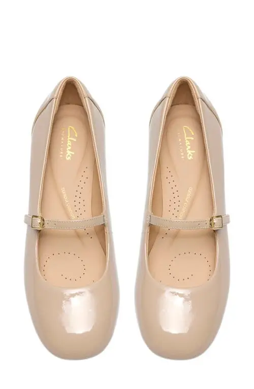 Clarks Daiss Bar Mary Jane Pump - Beige Patent
