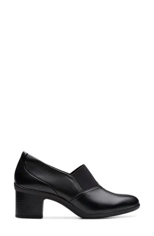 Clarks Shaya Tess Pump