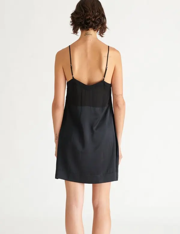 Araks Holly Slip - Black