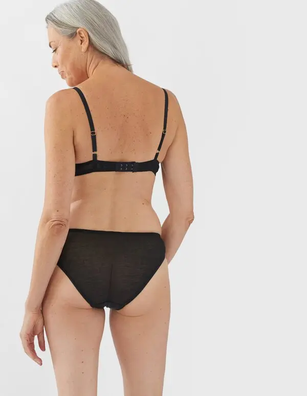 Araks Willow Bralette - Black
